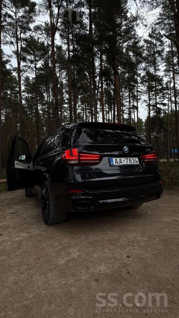 Black BMW X5 2014 in Talsi, with an engine capacity of 3.00 L and mileage of 176 thousand km for 27500 €, photo 4 on AUTOMOTO.COM.LV