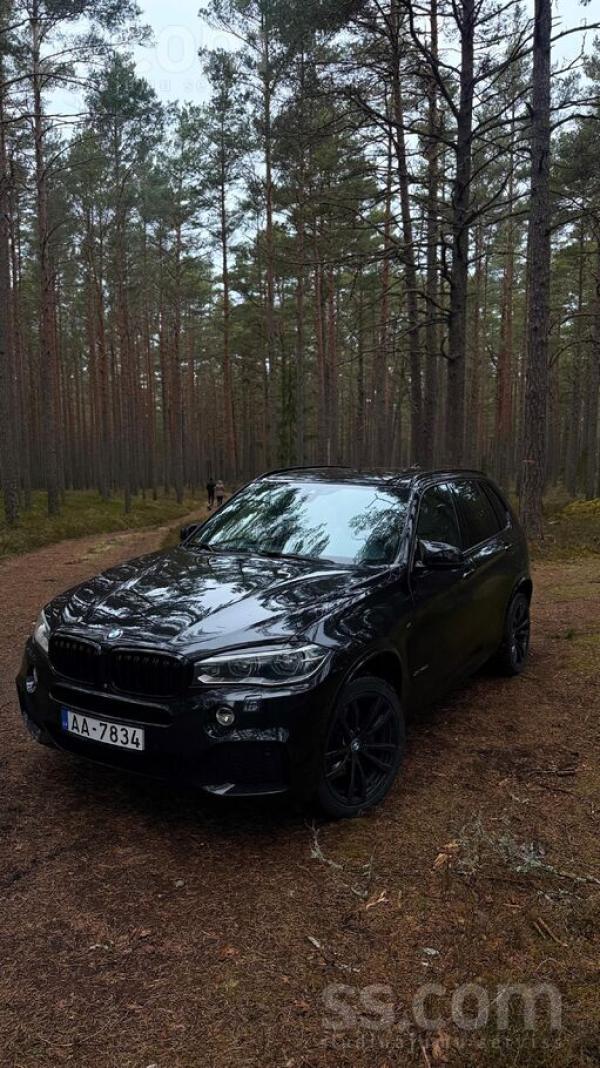 Black BMW X5 2014 in Talsi, with an engine capacity of 3.00 L and mileage of 176 thousand km for 27500 €, photo 5 on AUTOMOTO.COM.LV