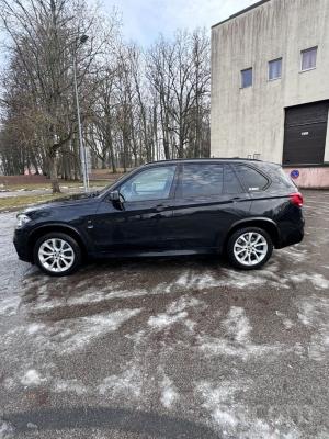 Melns BMW X5 2014 Ogre, ar dzinēja tilpumu 3.00 L un nobraukumu 246 tūkst. km par 26000 €, foto 6 vietnē AUTOMOTO.COM.LV