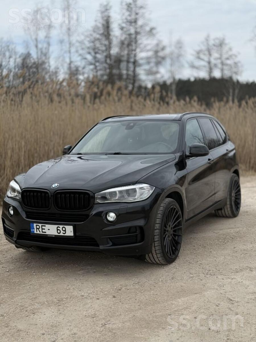 Black BMW X5 2014 in Jurmala, with an engine capacity of 3.00 L and mileage of 257 thousand km for 20000 €, photo 6 on AUTOMOTO.COM.LV