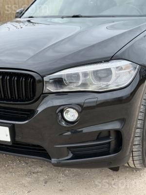 Black BMW X5 2014 in Jurmala, with an engine capacity of 3.00 L and mileage of 257 thousand km for 20000 €, photo 8 on AUTOMOTO.COM.LV