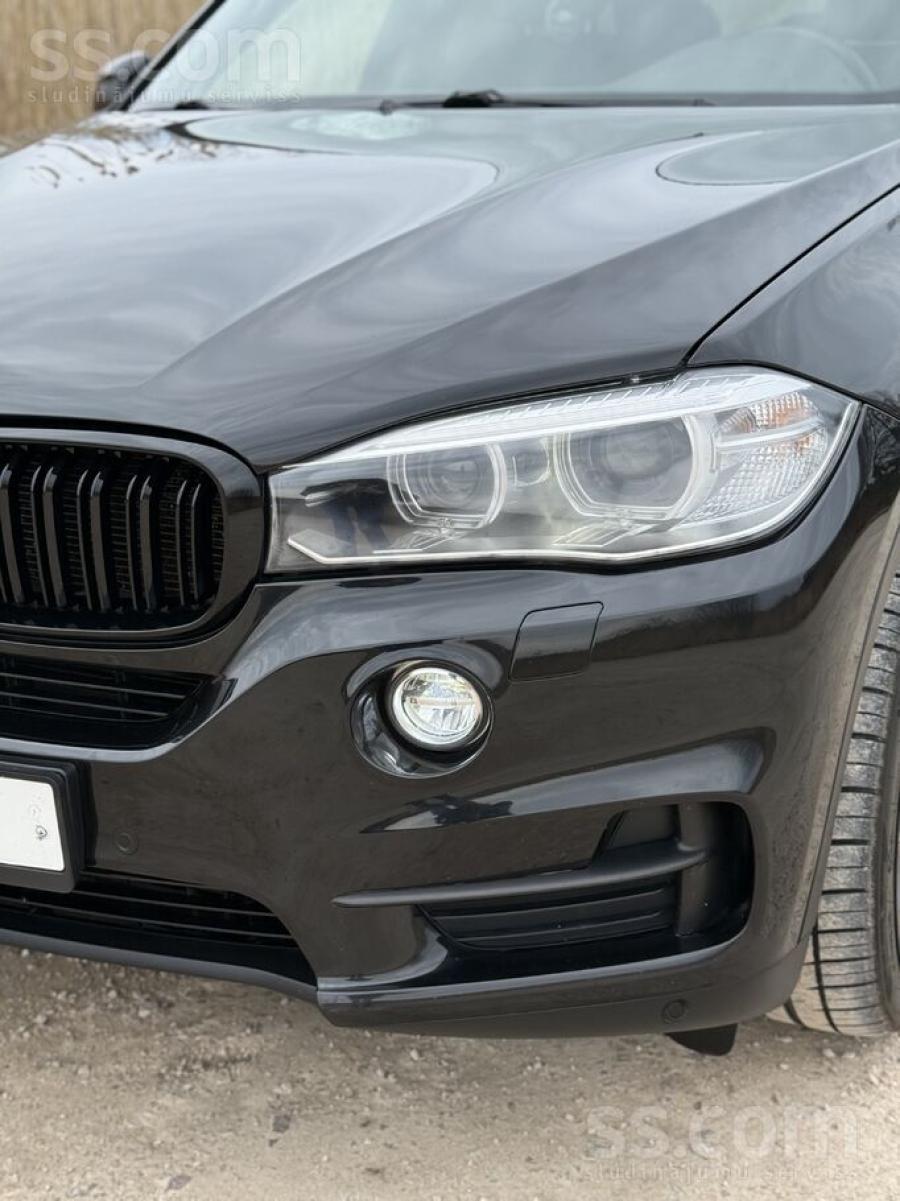 Black BMW X5 2014 in Jurmala, with an engine capacity of 3.00 L and mileage of 257 thousand km for 20000 €, photo 8 on AUTOMOTO.COM.LV