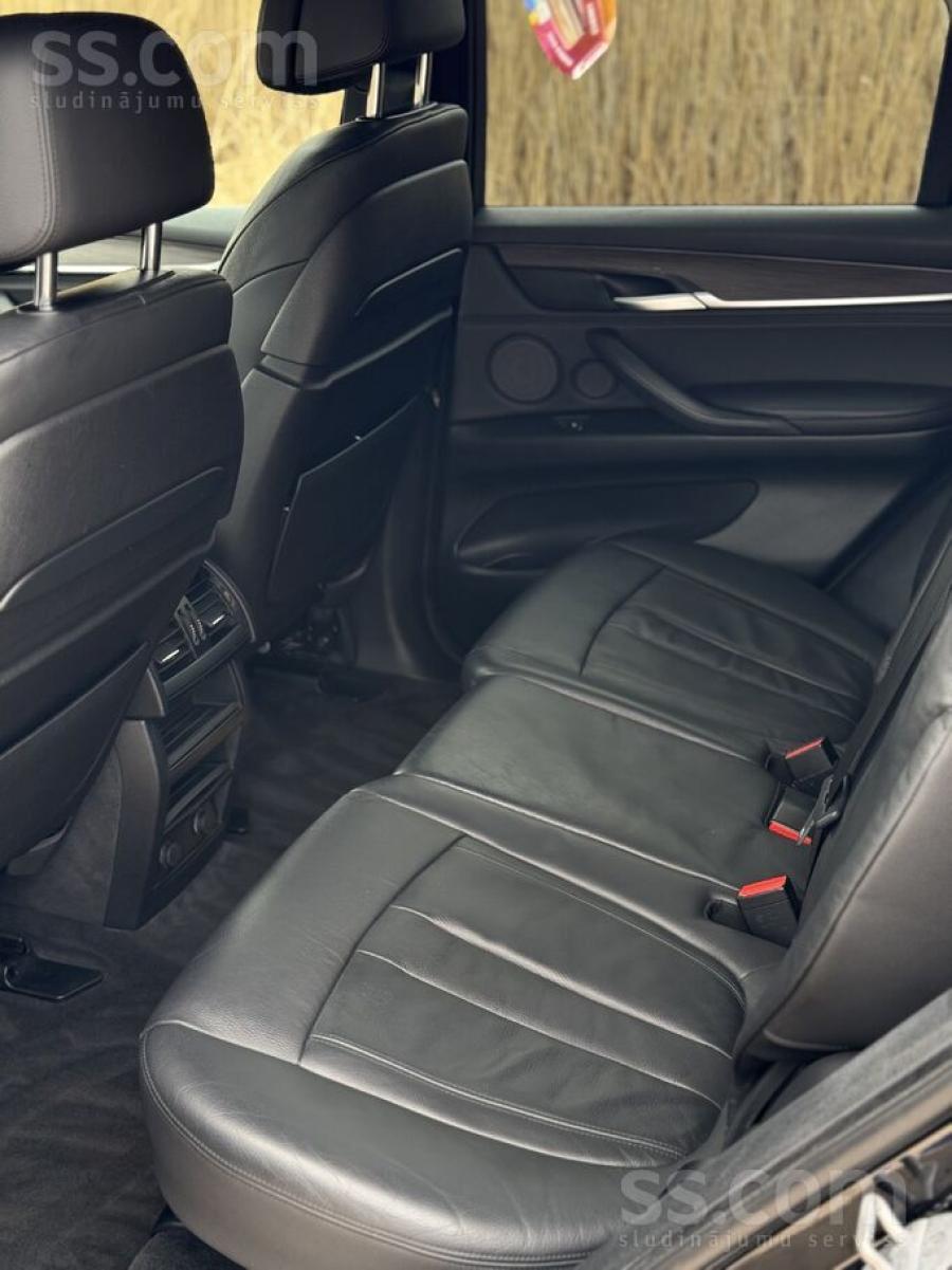 Black BMW X5 2014 in Jurmala, with an engine capacity of 3.00 L and mileage of 257 thousand km for 20000 €, photo 15 on AUTOMOTO.COM.LV