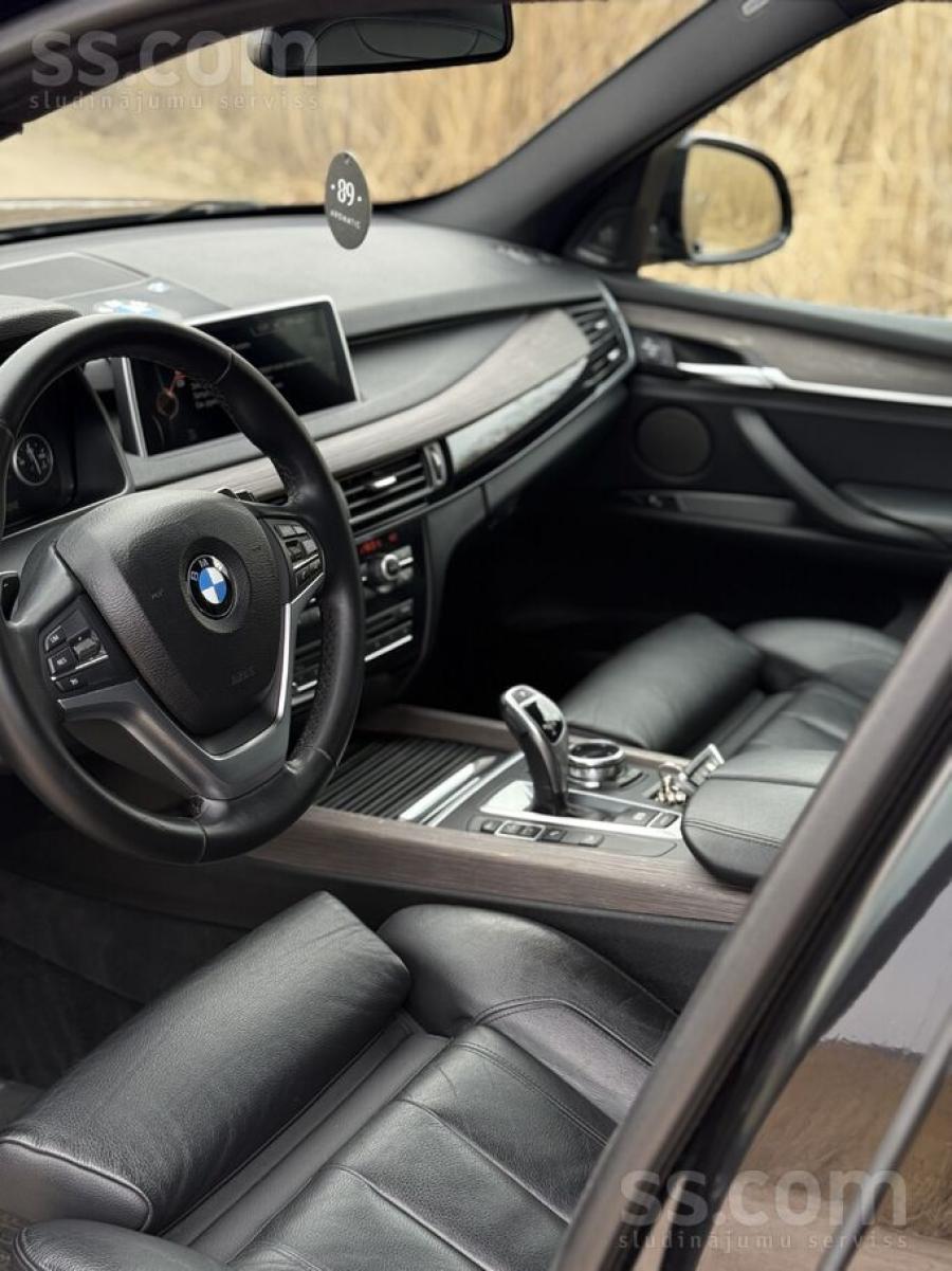Black BMW X5 2014 in Jurmala, with an engine capacity of 3.00 L and mileage of 257 thousand km for 20000 €, photo 16 on AUTOMOTO.COM.LV