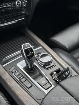 Black BMW X5 2014 in Jurmala, with an engine capacity of 3.00 L and mileage of 257 thousand km for 20000 €, photo 20 on AUTOMOTO.COM.LV