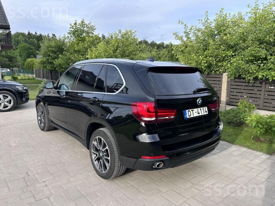 Melns BMW X5 2014 Jelgava, ar dzinēja tilpumu 3.00 L un nobraukumu 186 tūkst. km par 17500 €, foto 4 vietnē AUTOMOTO.COM.LV