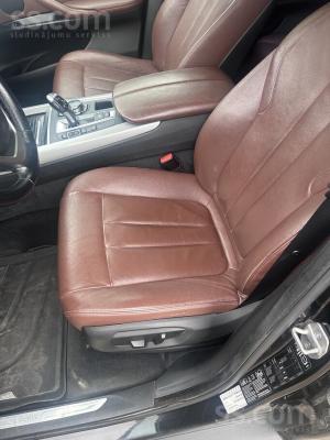 Melns BMW X5 2014 Jelgava, ar dzinēja tilpumu 3.00 L un nobraukumu 186 tūkst. km par 17500 €, foto 8 vietnē AUTOMOTO.COM.LV