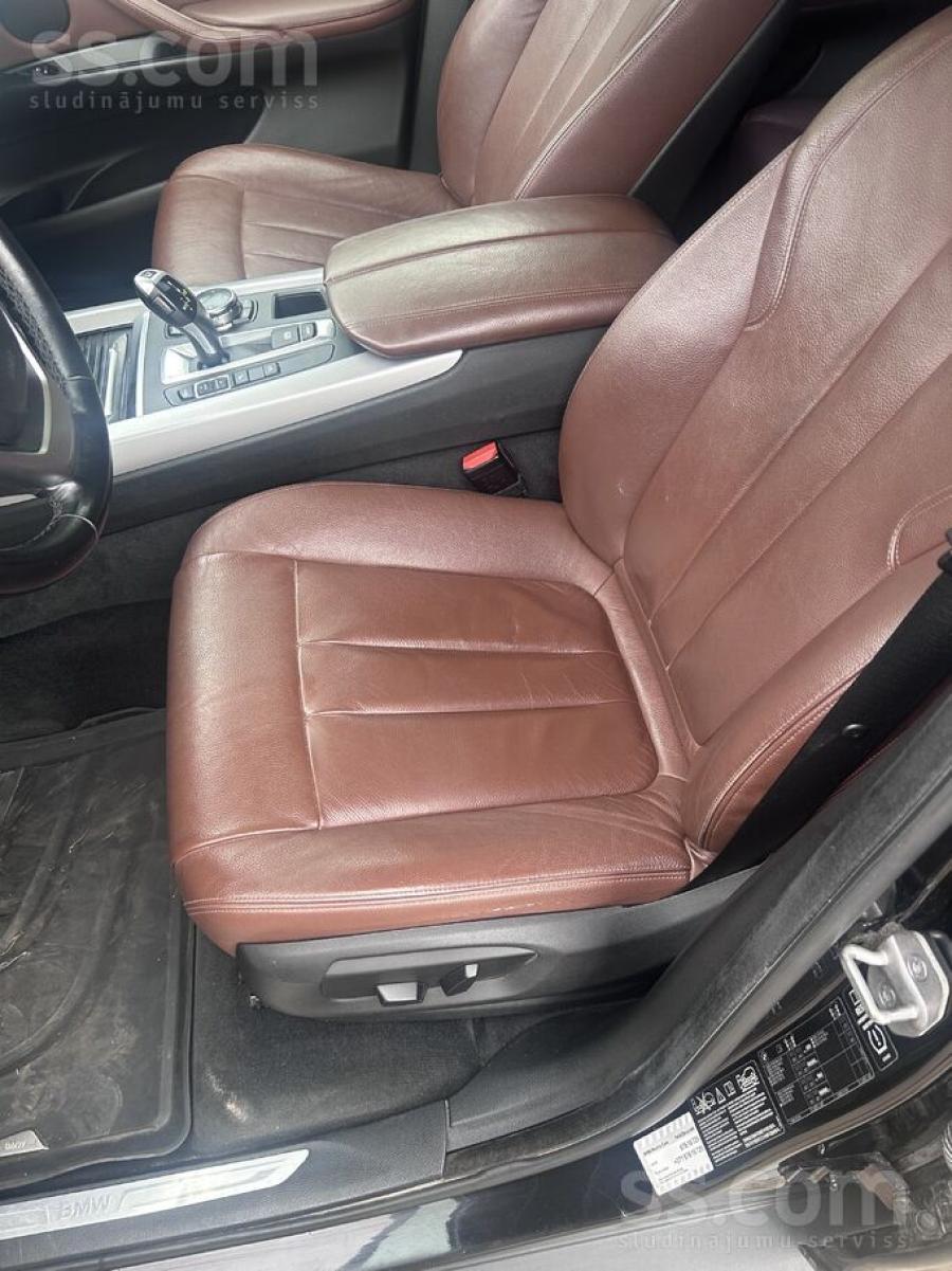 Melns BMW X5 2014 Jelgava, ar dzinēja tilpumu 3.00 L un nobraukumu 186 tūkst. km par 17500 €, foto 8 vietnē AUTOMOTO.COM.LV