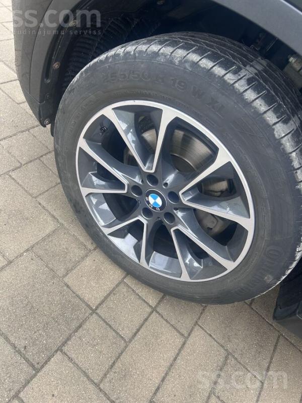 Melns BMW X5 2014 Jelgava, ar dzinēja tilpumu 3.00 L un nobraukumu 186 tūkst. km par 17500 €, foto 10 vietnē AUTOMOTO.COM.LV