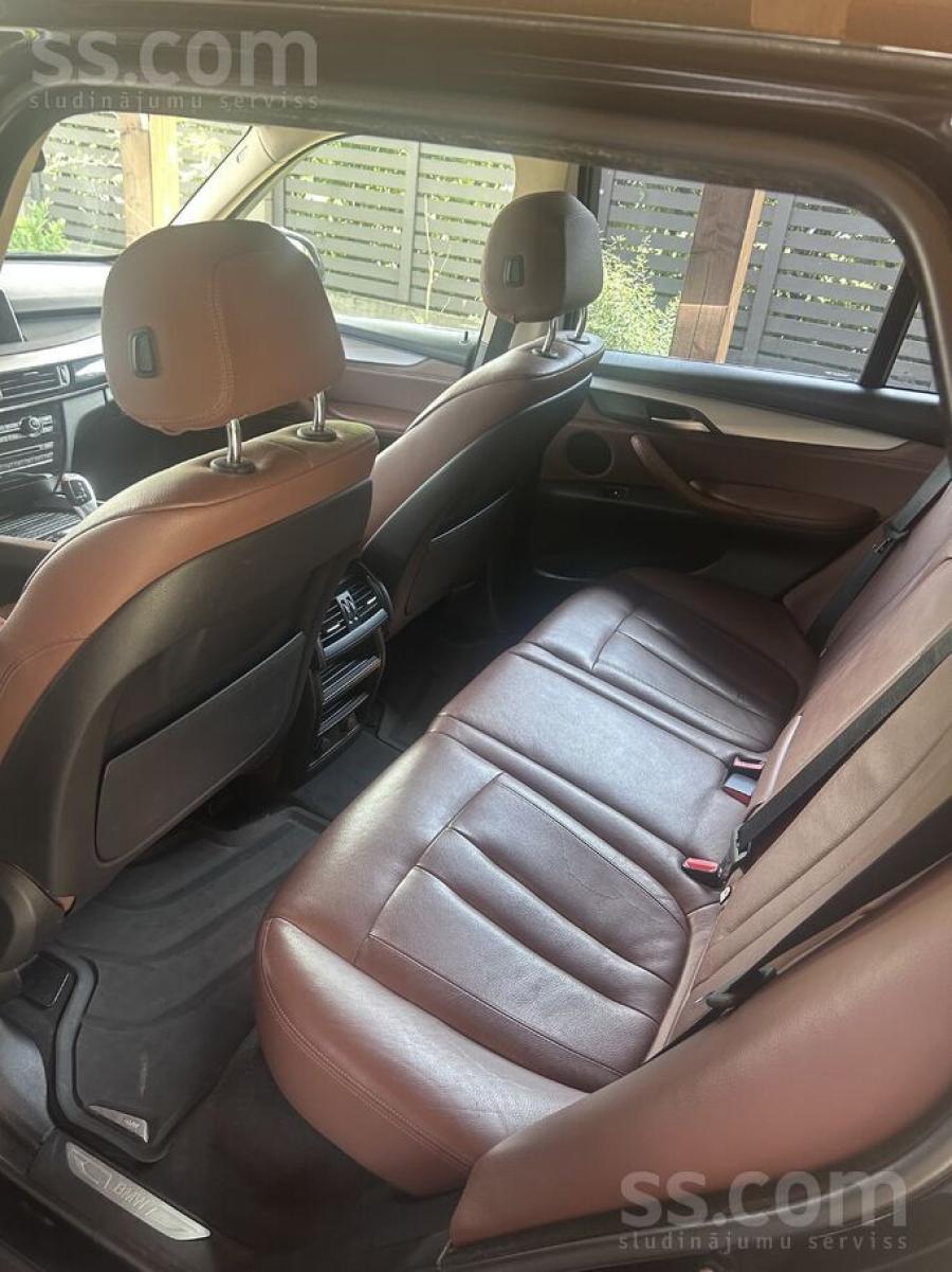 Melns BMW X5 2014 Jelgava, ar dzinēja tilpumu 3.00 L un nobraukumu 186 tūkst. km par 17500 €, foto 15 vietnē AUTOMOTO.COM.LV