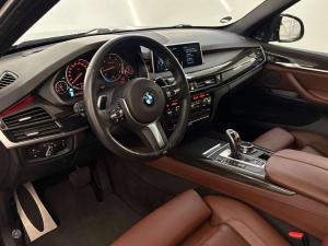 Black BMW X5 2014 in Marijampole, with an engine capacity of 2.99 L and mileage of 274 thousand km for 21650 €, photo 3 on AUTOMOTO.COM.LV