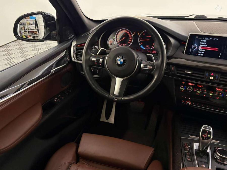 Black BMW X5 2014 in Marijampole, with an engine capacity of 2.99 L and mileage of 274 thousand km for 21650 €, photo 10 on AUTOMOTO.COM.LV