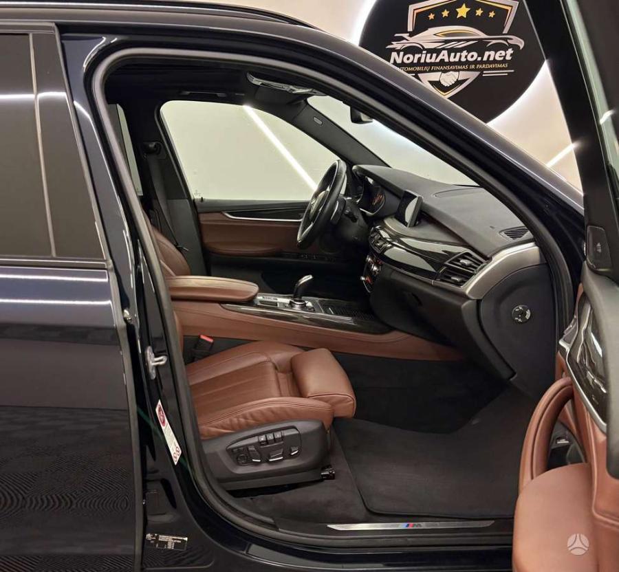 Black BMW X5 2014 in Marijampole, with an engine capacity of 2.99 L and mileage of 274 thousand km for 21650 €, photo 12 on AUTOMOTO.COM.LV