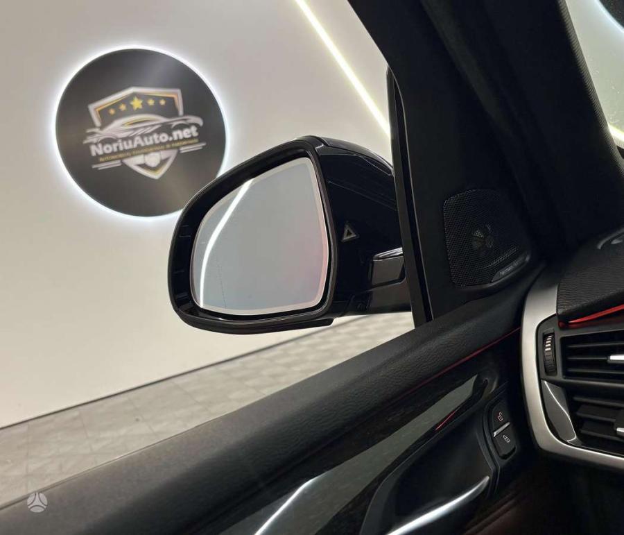 Black BMW X5 2014 in Marijampole, with an engine capacity of 2.99 L and mileage of 274 thousand km for 21650 €, photo 16 on AUTOMOTO.COM.LV