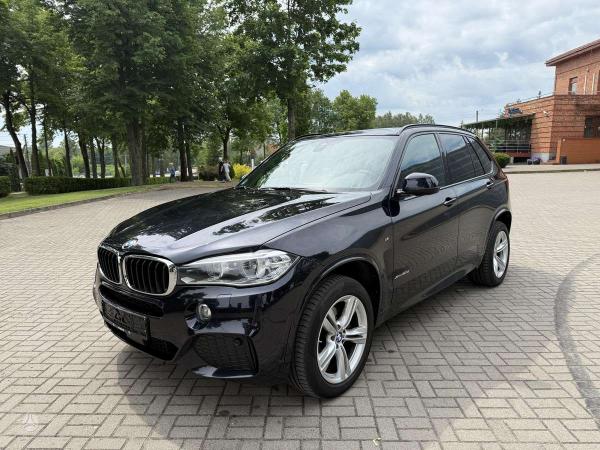 Black BMW X5 2014 in Marijampole, with an engine capacity of 2.99 L and mileage of 330 thousand km for 18800 €, photo 1 on AUTOMOTO.COM.LV