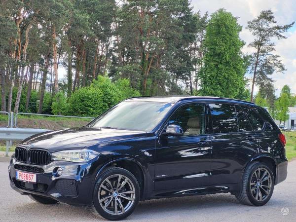 Black BMW X5 2014 in Vilnius, with an engine capacity of 2.99 L and mileage of 276 thousand km for 19850 €, photo 4 on AUTOMOTO.COM.LV