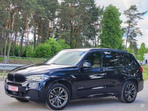 Black BMW X5 2014 in Vilnius, with an engine capacity of 2.99 L and mileage of 276 thousand km for 19850 €, photo 5 on AUTOMOTO.COM.LV