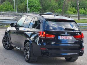 Black BMW X5 2014 in Vilnius, with an engine capacity of 2.99 L and mileage of 276 thousand km for 19850 €, photo 9 on AUTOMOTO.COM.LV