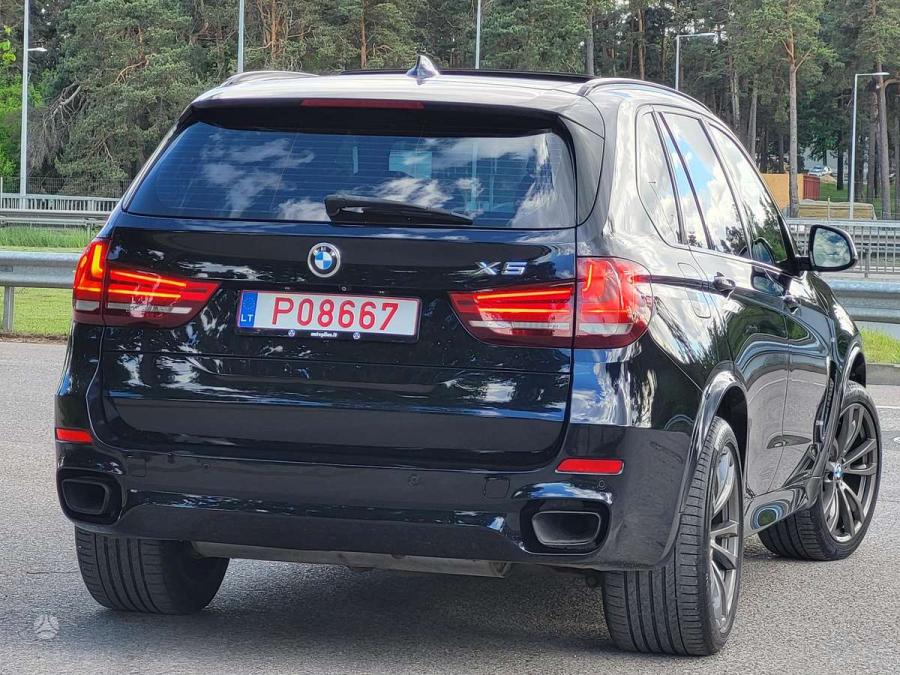 Black BMW X5 2014 in Vilnius, with an engine capacity of 2.99 L and mileage of 276 thousand km for 19850 €, photo 10 on AUTOMOTO.COM.LV