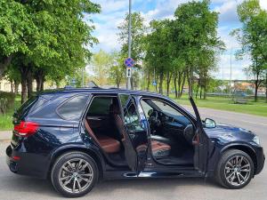Black BMW X5 2014 in Vilnius, with an engine capacity of 2.99 L and mileage of 276 thousand km for 19850 €, photo 11 on AUTOMOTO.COM.LV