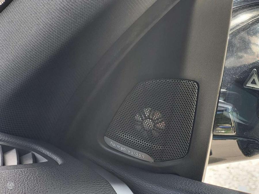 Black BMW X5 2014 in Vilnius, with an engine capacity of 2.99 L and mileage of 276 thousand km for 19850 €, photo 24 on AUTOMOTO.COM.LV