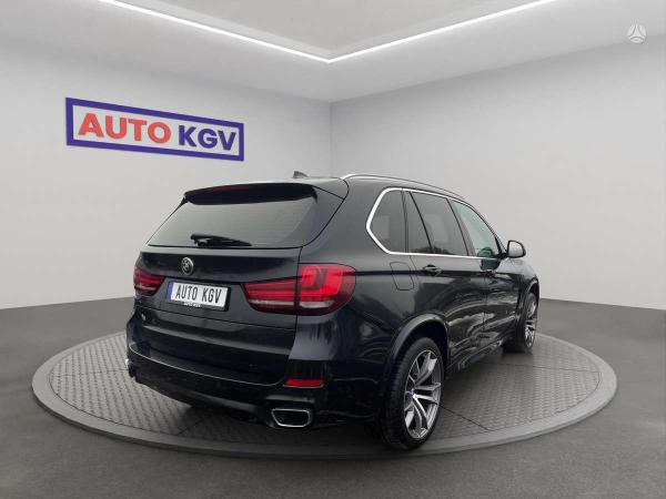 Melns BMW X5 2014 Viļņa, ar dzinēja tilpumu 3.00 L un nobraukumu 281 tūkst. km par 18999 €, foto 4 vietnē AUTOMOTO.COM.LV