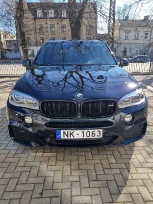 Black BMW X5 2014 in Riga, with an engine capacity of 3.00 L and mileage of 246 thousand km for 22900 €, photo 3 on AUTOMOTO.COM.LV