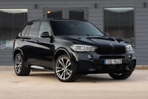 Black BMW X5 2014 in Jelgava, with an engine capacity of 3.00 L and mileage of 270 thousand km for 22450 €, photo  on AUTOMOTO.COM.LV