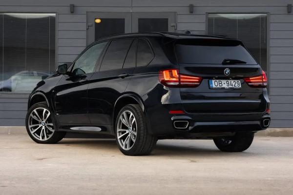 Melns BMW X5 2014 Jelgava, ar dzinēja tilpumu 3.00 L un nobraukumu 270 tūkst. km par 22450 €, foto 2 vietnē AUTOMOTO.COM.LV