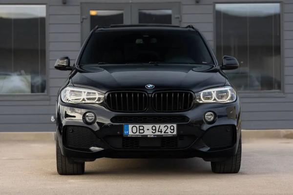 Melns BMW X5 2014 Jelgava, ar dzinēja tilpumu 3.00 L un nobraukumu 270 tūkst. km par 22450 €, foto 5 vietnē AUTOMOTO.COM.LV