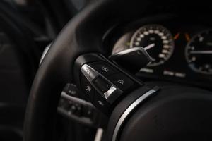 Black BMW X5 2014 in Jelgava, with an engine capacity of 3.00 L and mileage of 270 thousand km for 22450 €, photo 20 on AUTOMOTO.COM.LV