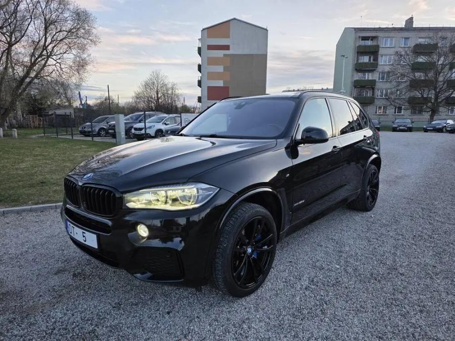 Melns BMW X5 2014 Ventspils, ar dzinēja tilpumu 3.00 L un nobraukumu 270 tūkst. km par 24000 €, foto 1 vietnē AUTOMOTO.COM.LV