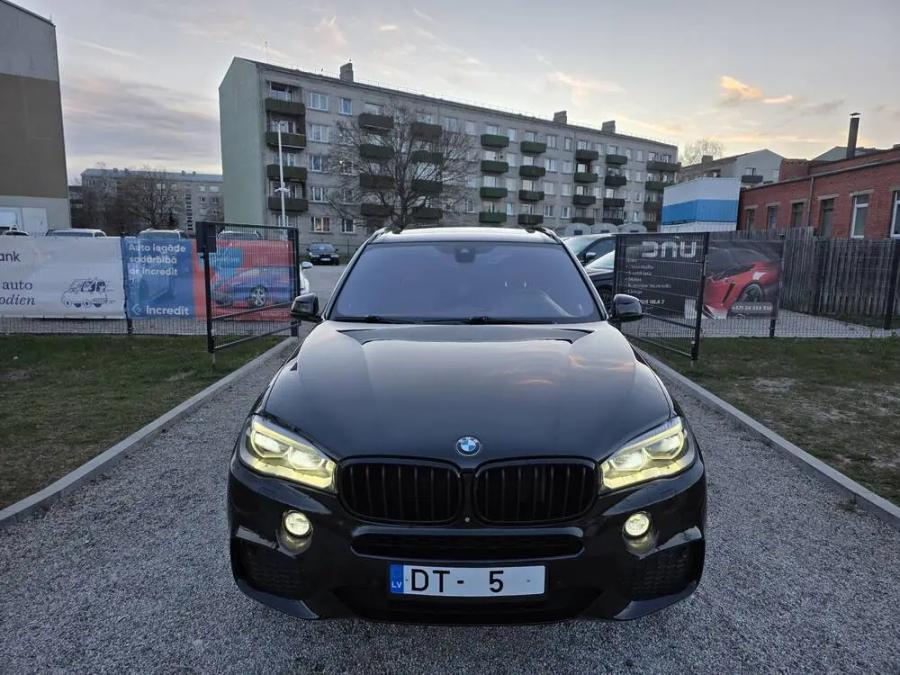 Melns BMW X5 2014 Ventspils, ar dzinēja tilpumu 3.00 L un nobraukumu 270 tūkst. km par 24000 €, foto 4 vietnē AUTOMOTO.COM.LV