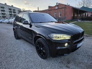 Melns BMW X5 2014 Ventspils, ar dzinēja tilpumu 3.00 L un nobraukumu 270 tūkst. km par 24000 €, foto 5 vietnē AUTOMOTO.COM.LV