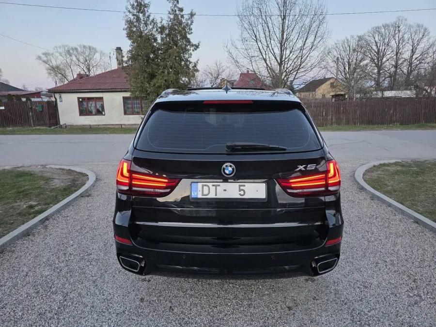 Melns BMW X5 2014 Ventspils, ar dzinēja tilpumu 3.00 L un nobraukumu 270 tūkst. km par 24000 €, foto 10 vietnē AUTOMOTO.COM.LV