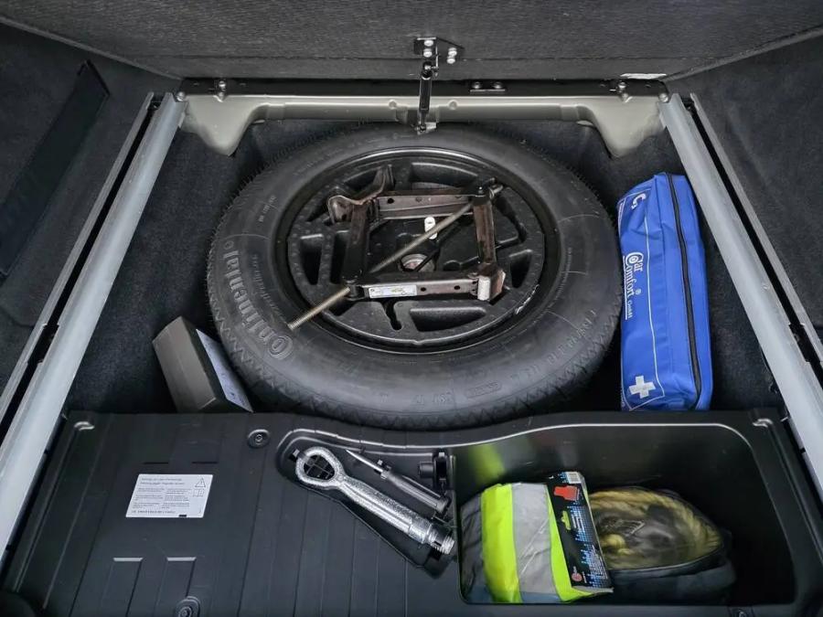 Melns BMW X5 2014 Ventspils, ar dzinēja tilpumu 3.00 L un nobraukumu 270 tūkst. km par 24000 €, foto 16 vietnē AUTOMOTO.COM.LV