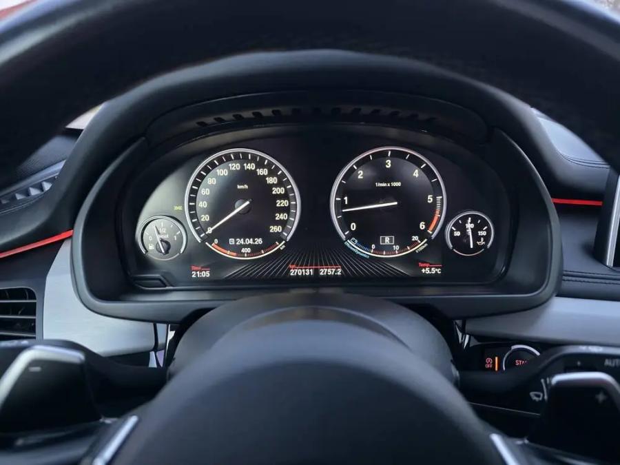Melns BMW X5 2014 Ventspils, ar dzinēja tilpumu 3.00 L un nobraukumu 270 tūkst. km par 24000 €, foto 19 vietnē AUTOMOTO.COM.LV