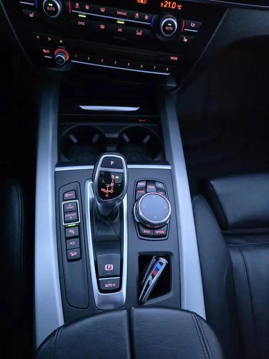 Melns BMW X5 2014 Ventspils, ar dzinēja tilpumu 3.00 L un nobraukumu 270 tūkst. km par 24000 €, foto 22 vietnē AUTOMOTO.COM.LV