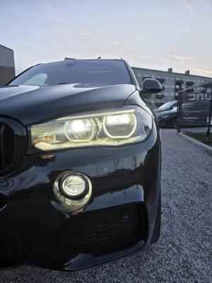 Melns BMW X5 2014 Ventspils, ar dzinēja tilpumu 3.00 L un nobraukumu 270 tūkst. km par 24000 €, foto 30 vietnē AUTOMOTO.COM.LV