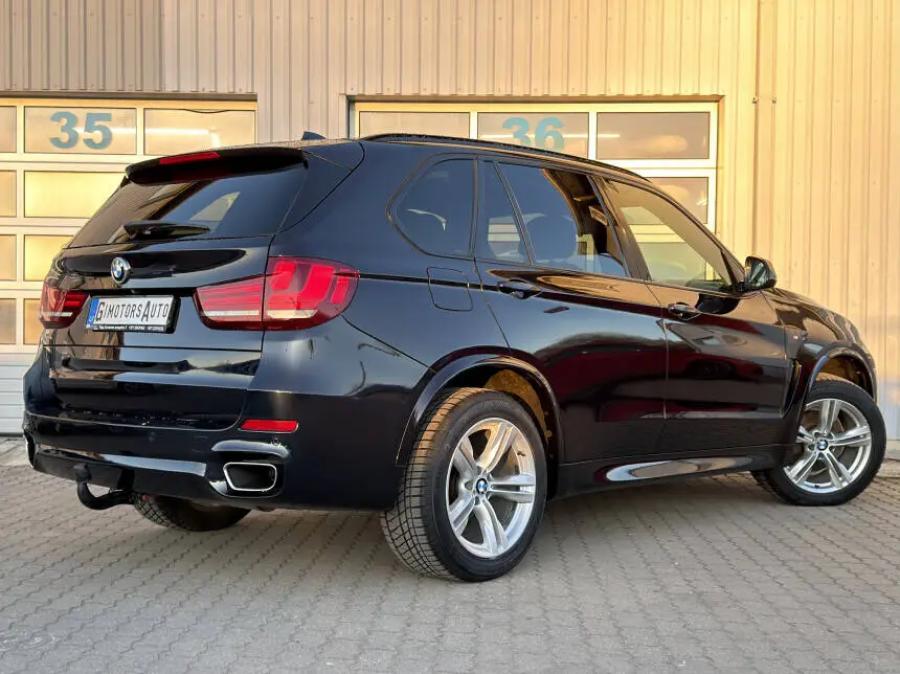 Black BMW X5 2014 in Riga, with an engine capacity of 3.00 L and mileage of 301 thousand km for 18900 €, photo 5 on AUTOMOTO.COM.LV