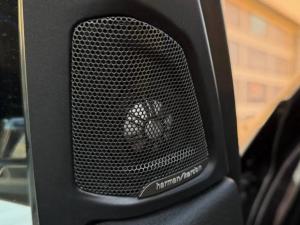 Black BMW X5 2014 in Riga, with an engine capacity of 3.00 L and mileage of 301 thousand km for 18900 €, photo 23 on AUTOMOTO.COM.LV