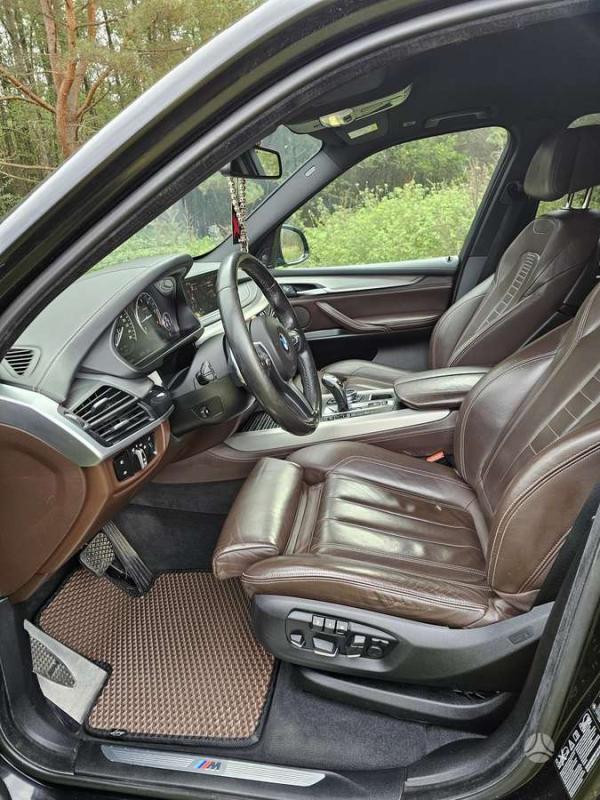 Black BMW X5 2014 in Salcininkai, with an engine capacity of 2.99 L and mileage of 210 thousand km for 21850 €, photo 10 on AUTOMOTO.COM.LV