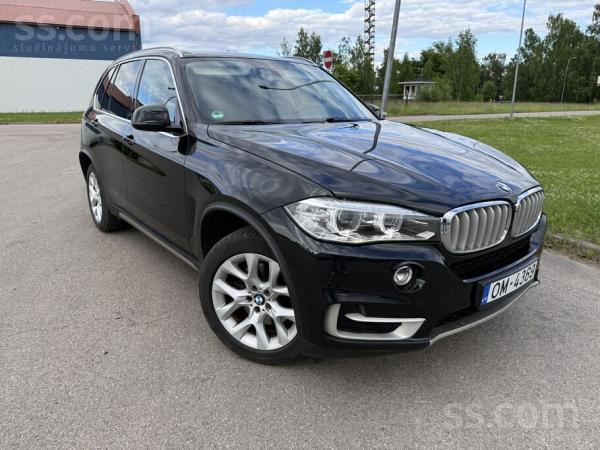 Melns BMW X5 2014 Jēkabpils, ar dzinēja tilpumu 3.00 L un nobraukumu 299 tūkst. km par 16900 €, foto 3 vietnē AUTOMOTO.COM.LV