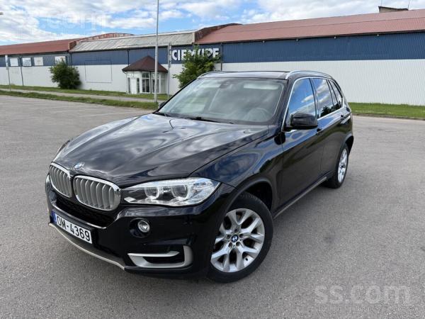 Melns BMW X5 2014 Jēkabpils, ar dzinēja tilpumu 3.00 L un nobraukumu 299 tūkst. km par 16900 €, foto 4 vietnē AUTOMOTO.COM.LV