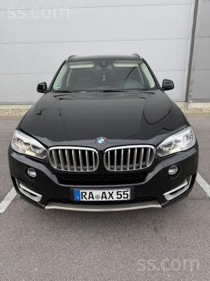 Black BMW X5 2014 in Jekabpils, with an engine capacity of 3.00 L and mileage of 299 thousand km for 16900 €, photo 11 on AUTOMOTO.COM.LV