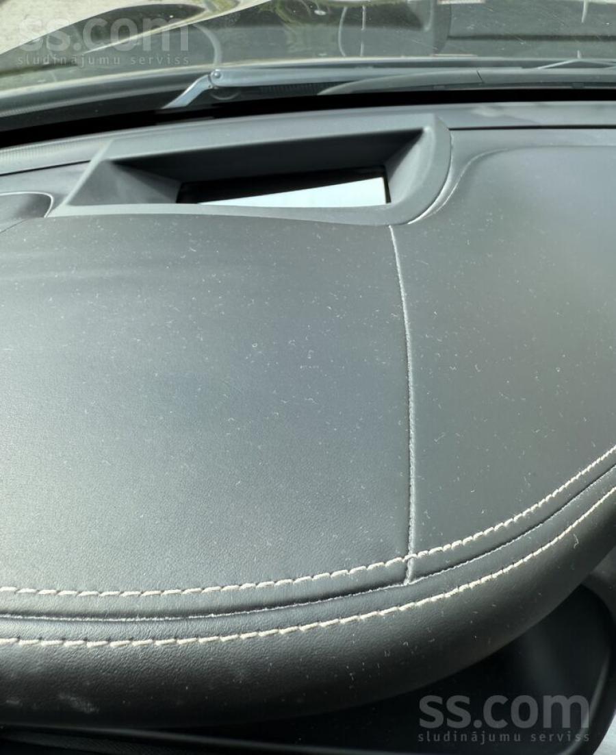 Black BMW X5 2014 in Jekabpils, with an engine capacity of 3.00 L and mileage of 299 thousand km for 16900 €, photo 23 on AUTOMOTO.COM.LV