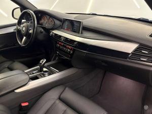 Black BMW X5 2014 in Marijampole, with an engine capacity of 2.99 L and mileage of 260 thousand km for 19750 €, photo 8 on AUTOMOTO.COM.LV