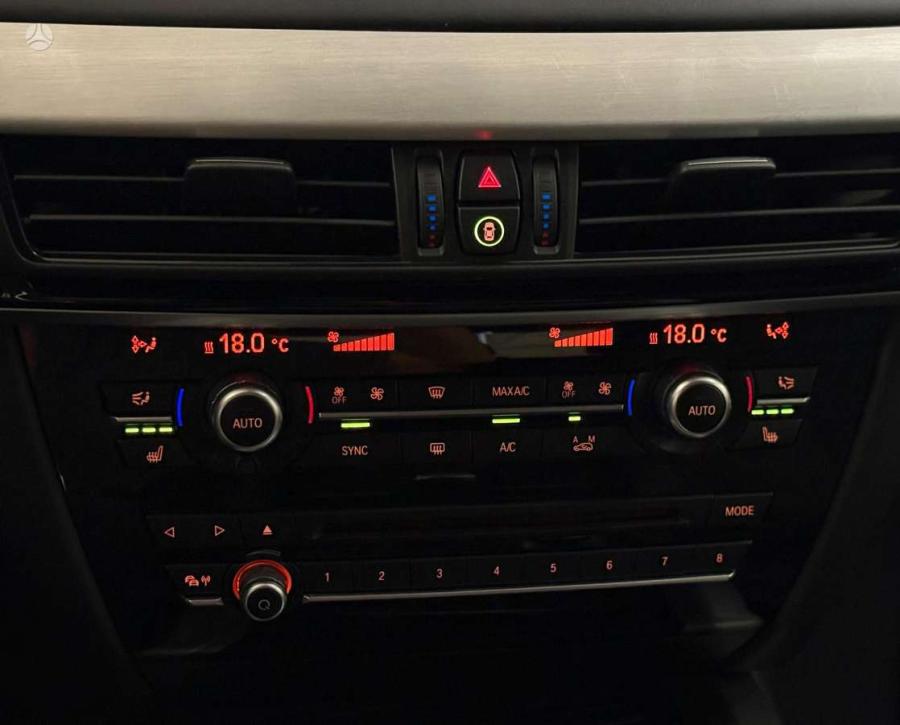 Black BMW X5 2014 in Marijampole, with an engine capacity of 2.99 L and mileage of 260 thousand km for 19750 €, photo 9 on AUTOMOTO.COM.LV
