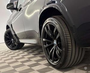 Black BMW X5 2014 in Marijampole, with an engine capacity of 2.99 L and mileage of 260 thousand km for 19750 €, photo 14 on AUTOMOTO.COM.LV