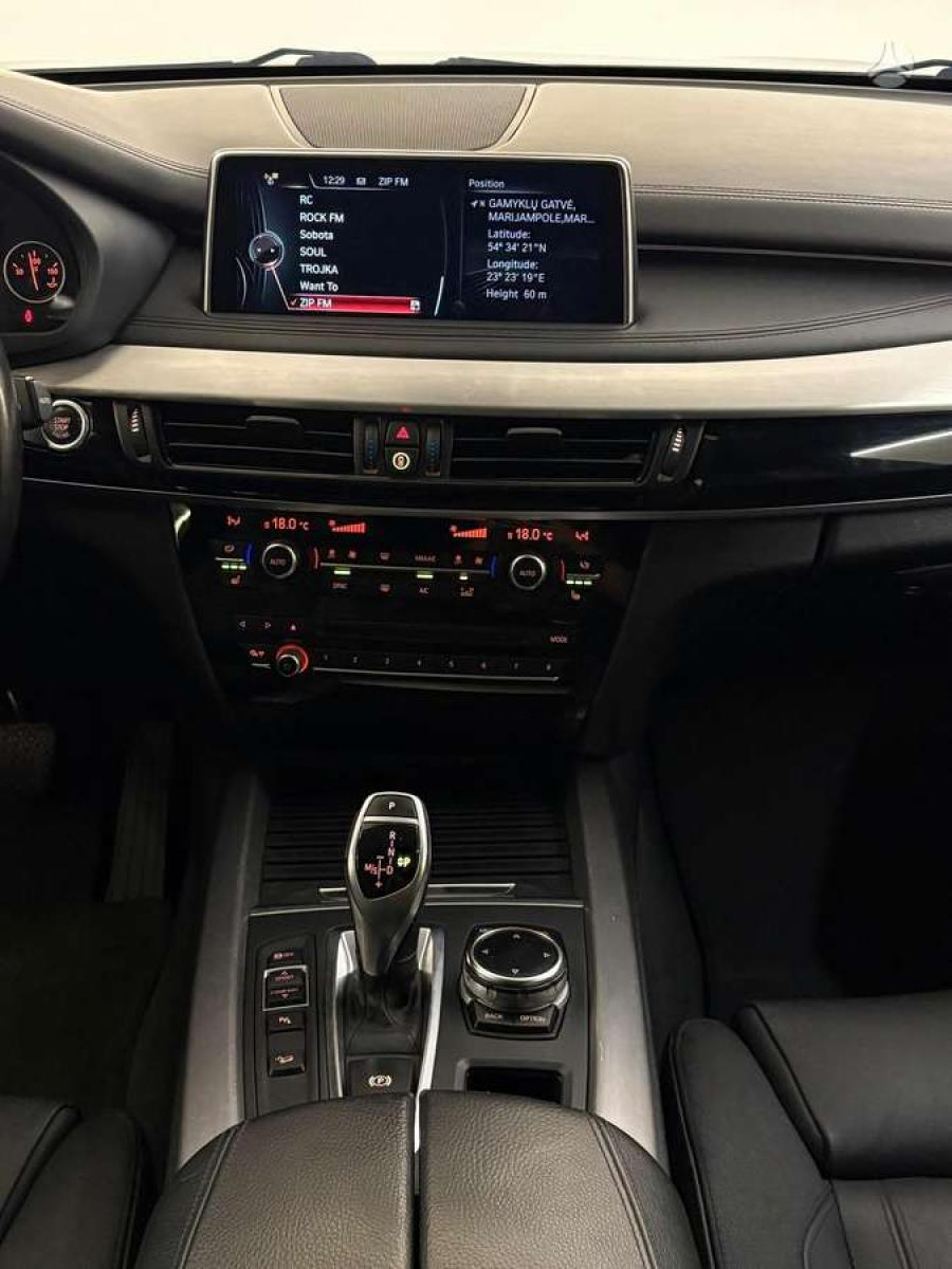 Black BMW X5 2014 in Marijampole, with an engine capacity of 2.99 L and mileage of 260 thousand km for 19750 €, photo 16 on AUTOMOTO.COM.LV
